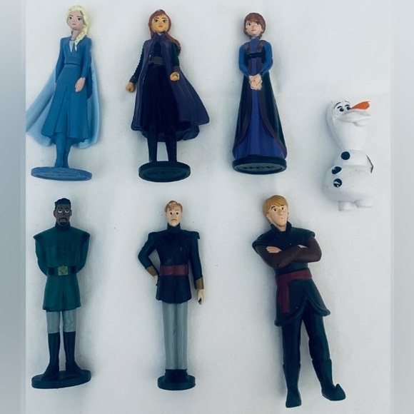 Disney | Toys | Frozen 2 Play Figures Anna Elsa Olaf King Agnarr Queen ...
